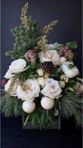 26 Christmas Floral Arrangement Ideas For Stunning Holiday Centerpieces